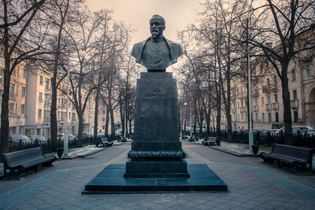 Statue of Cheka founder Felix Dzerzhinsky // Minsk // Belarus - La Dent ...